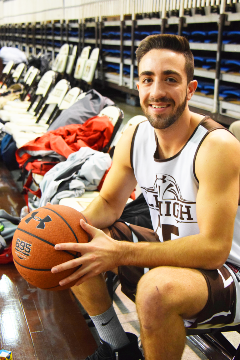 Chameleon on the court: Roelke takes all the right steps to walk on to ...