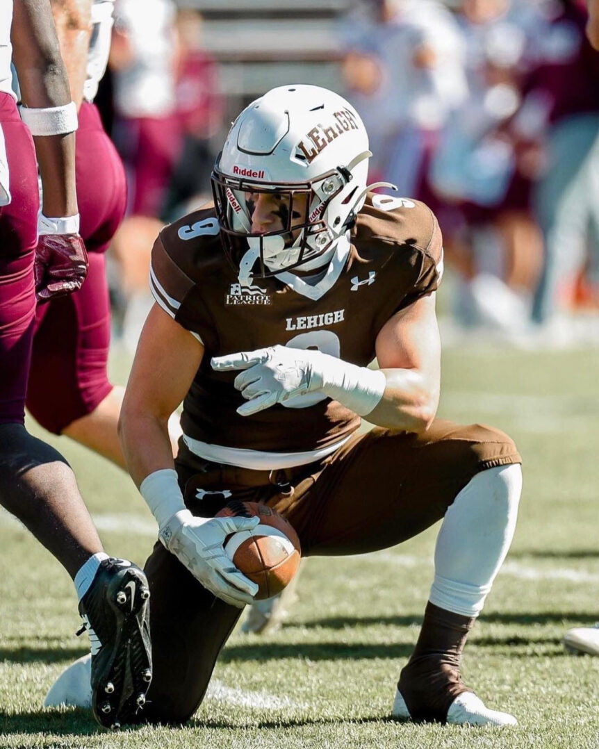 Freshman wide receiver follows family's footsteps - The Brown and White